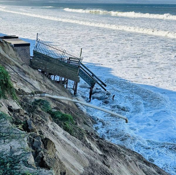 Diaz beach closed due to harzadous debris - Earthnews365